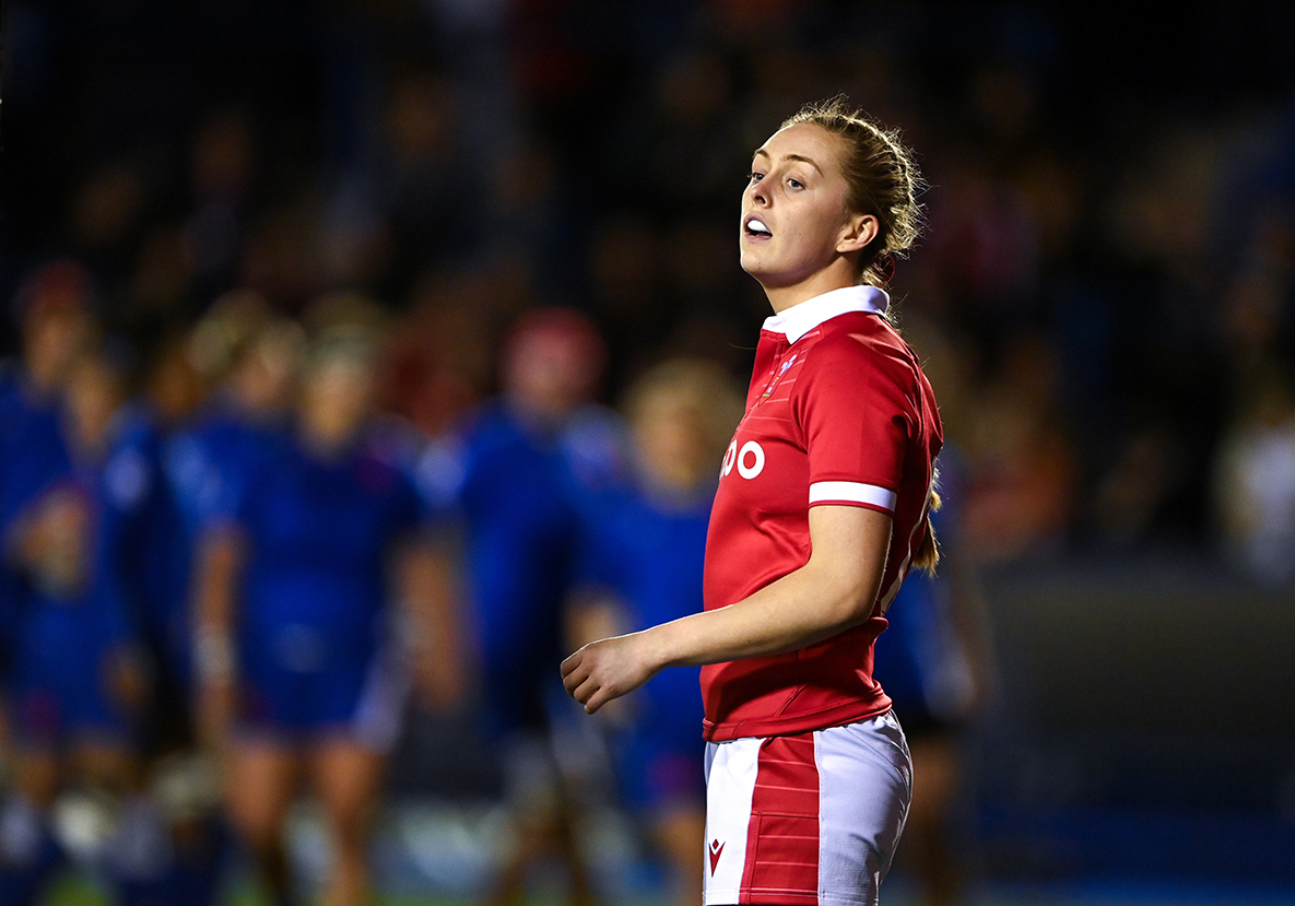 Women’s Rugby Union ‘Outstanding leader’ Jones keeps Wales captaincy ...