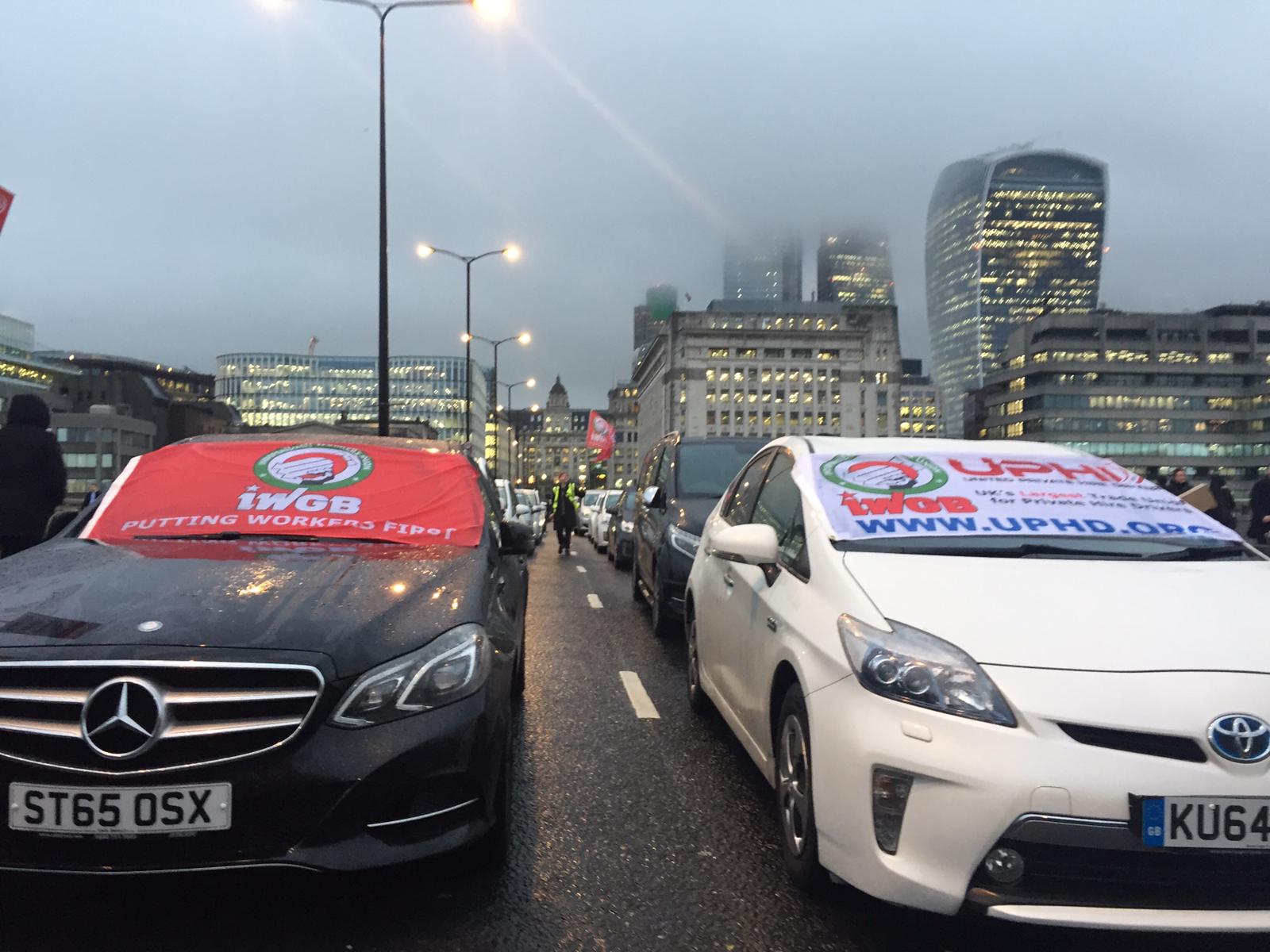 Drivers block London Bridge to protest over congestion charges ...