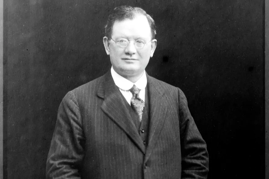 Over 100 years ago Red Clydesider John Wheatley showed the way on ...
