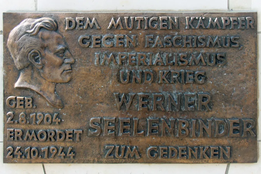 Anti-nazi Germans by Merilyn Moos/German Volunteers in the French ...