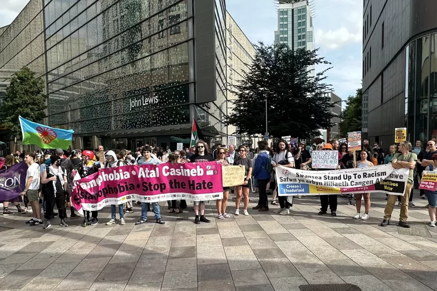 Anti-fascist demonstrators see off the far right in Cardiff | Morning Star