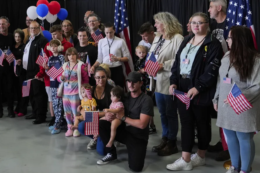 What’s behind Trump’s welcome for ‘Afrikaner refugees’ from South ...