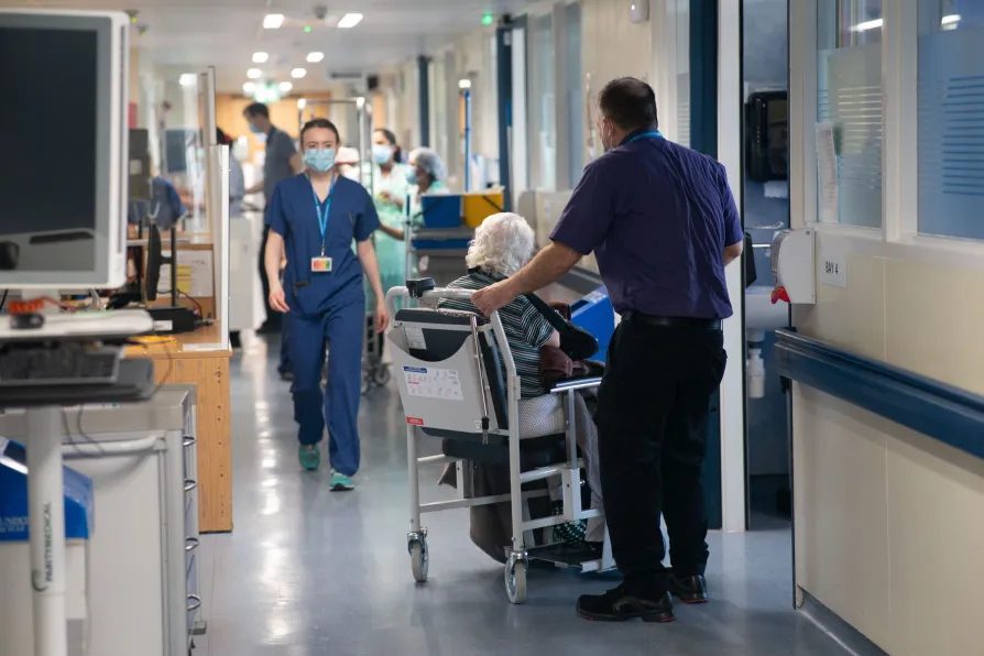 NHS is 'dying before our very eyes,' leading doctors warn | Morning Star