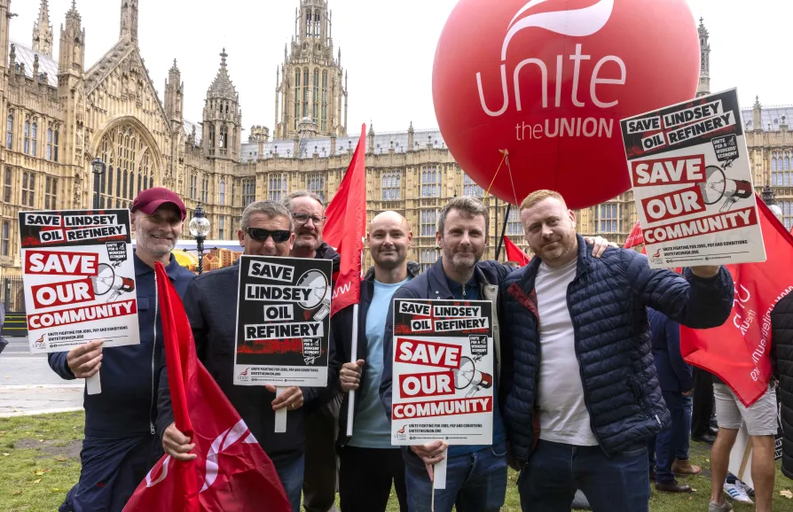 Lindsey oil refinery workers demand government save thousands of jobs ...