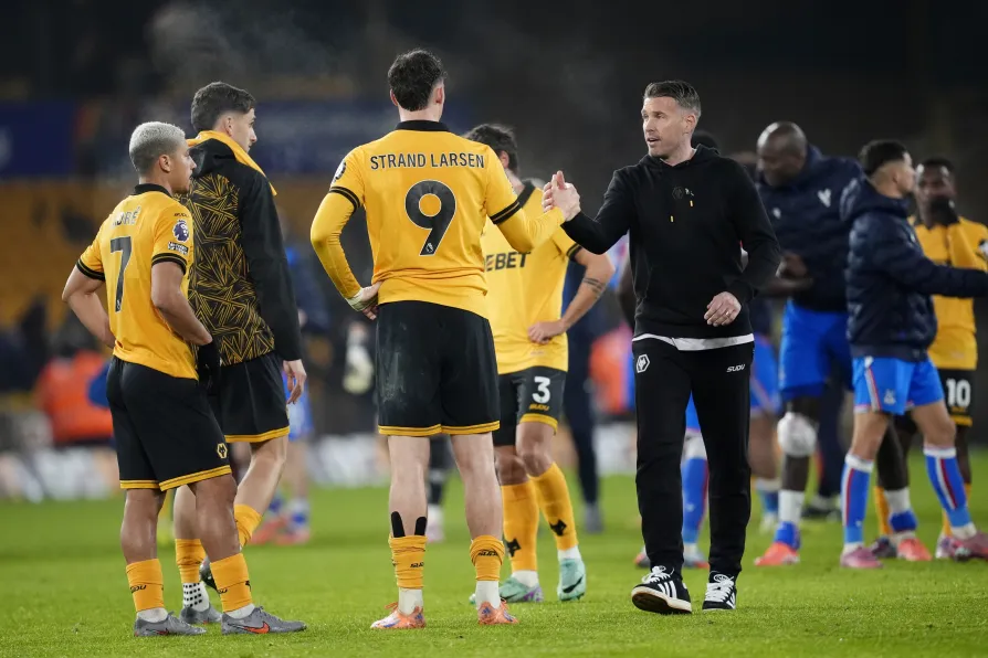Wolves welcome new manager but old habits die hard | Morning Star
