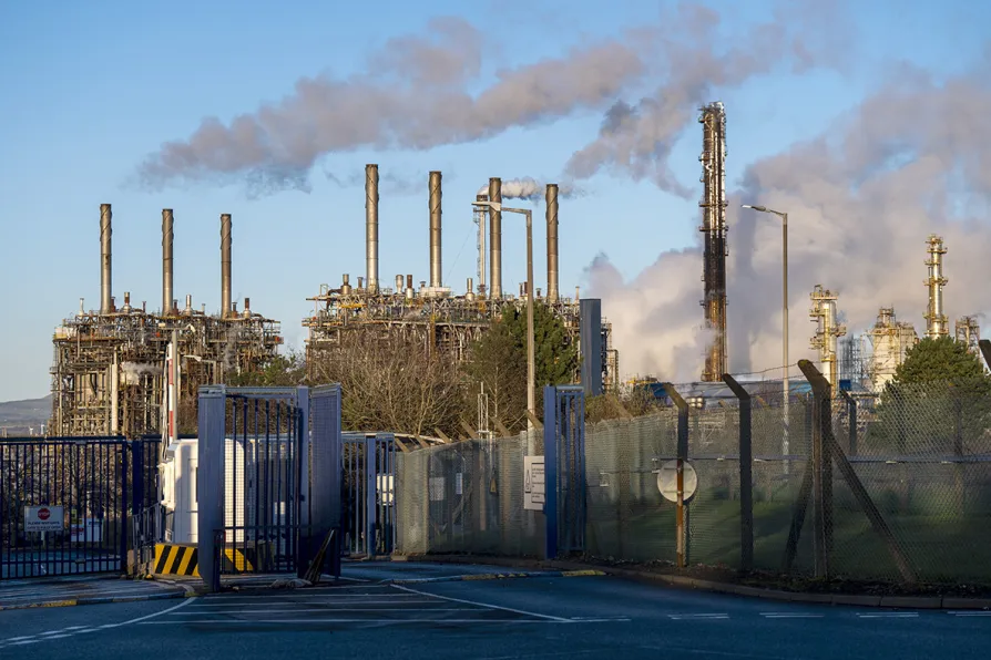 ExxonMobil’s early closure of Mossmorran site branded a ‘disgrace ...