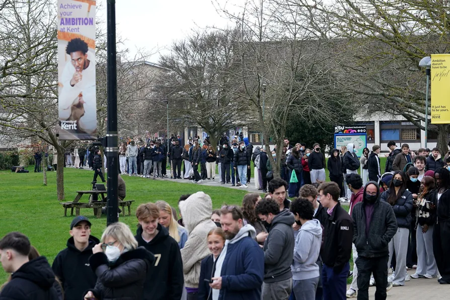 Students in Kent university halls to be offered meningitis B vaccine ...