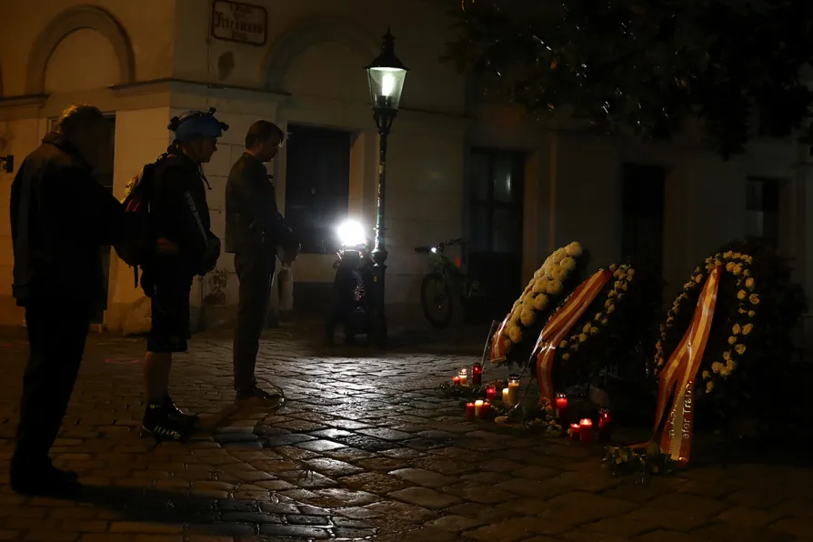 At least 5 dead in terrorist attack in Austria's capital Vienna ...