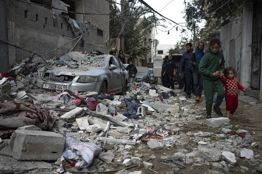 Israel bomb Gaza’s crowded Rafah as the US warns Netanyahu against ...
