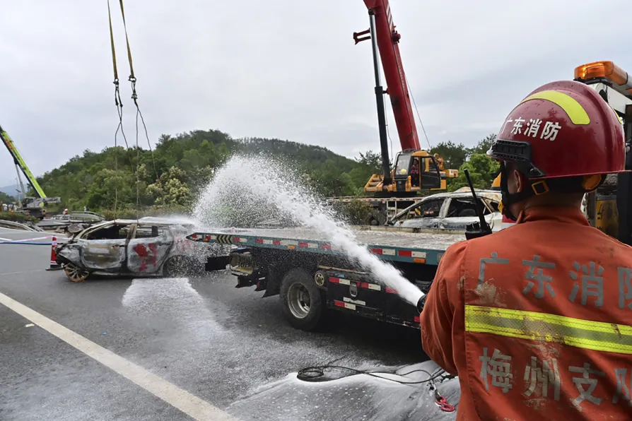 Death toll rises in south east China after highway collapse | Morning Star