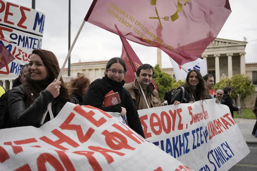 General strike brings Greece to a standstill | Morning Star