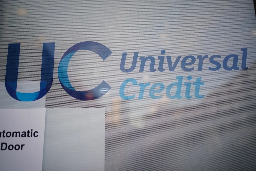 Tories to force universal credit claimants to attend 10 job centre ...