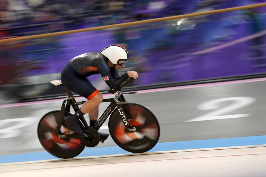 Van Gass retains Paralympic title and Jordan wins gold in velodrome ...