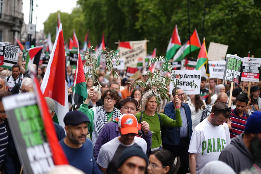 Thousands march through London to demand end to Israeli arms | Morning Star