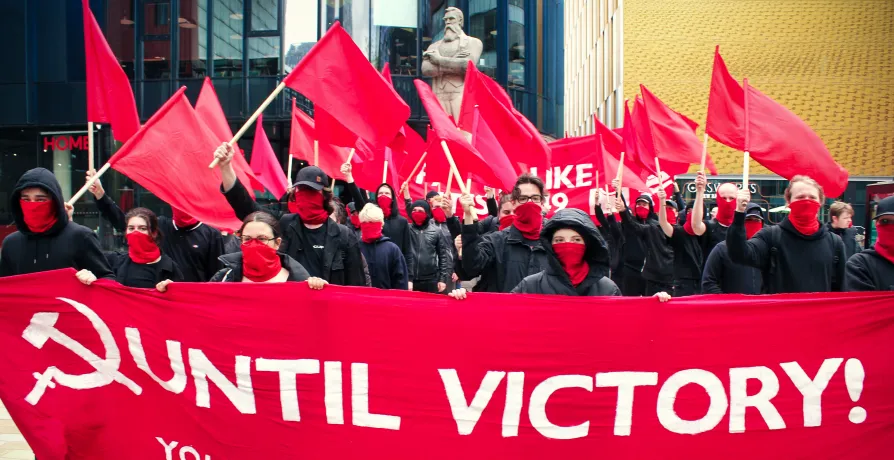 Building a revolutionary outfit: security and socialist aesthetics ...